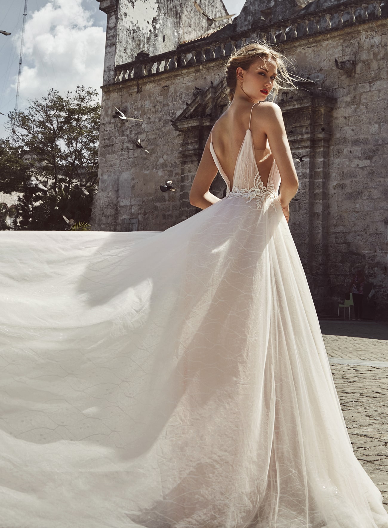 LA8234-4 | The Brides Closet